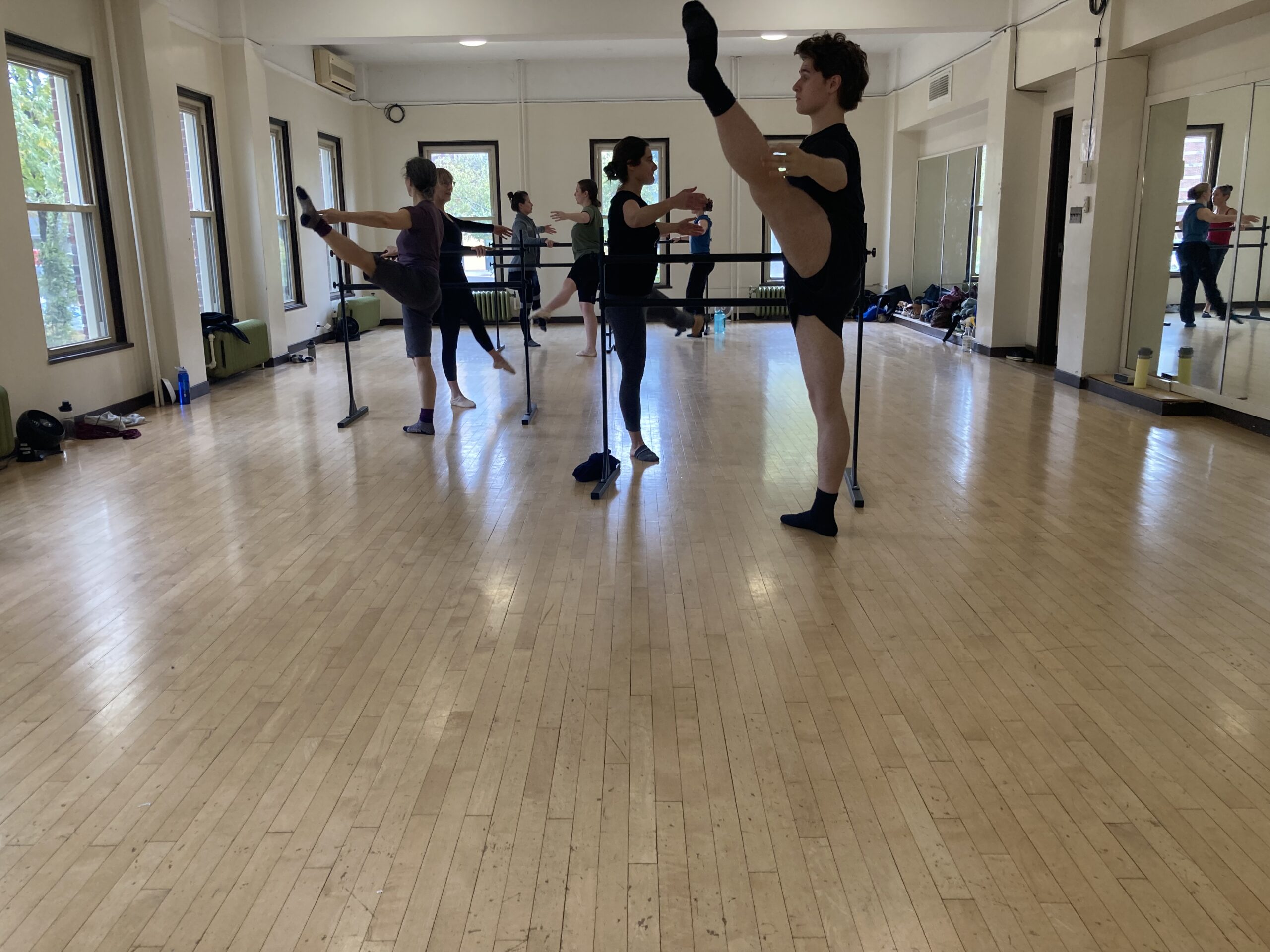 Lisa Erickson Teaches Open Ballet : DanceMN